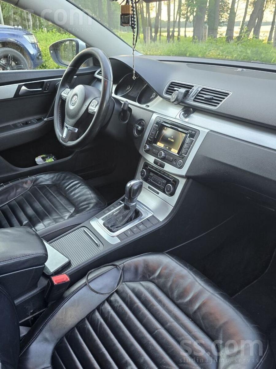 Pelēks Volkswagen Passat B7 2011 Daugavpils, ar dzinēja tilpumu 2.00 L un nobraukumu 289 tūkst. km par 3700 €, foto 10 vietnē AUTOMOTO.COM.LV
