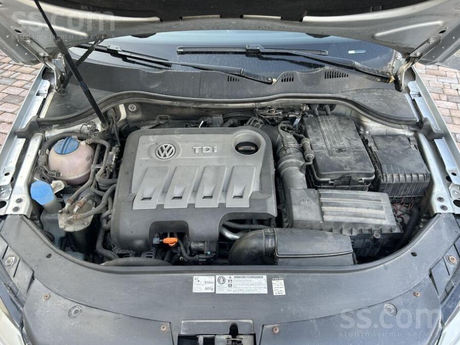 Grey Volkswagen Passat B7 2011 in Riga, with an engine capacity of 2.00 L and mileage of 284 thousand km for 3900 €, photo 8 on AUTOMOTO.COM.LV
