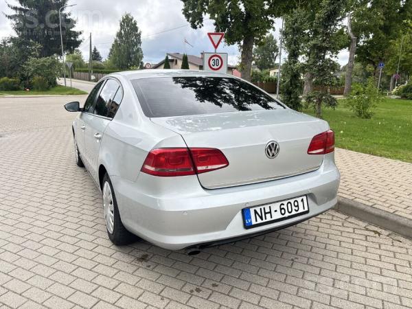 Grey Volkswagen Passat B7 2011 in Valmiera, with an engine capacity of 1.60 L and mileage of 311 thousand km for 2550 €, photo 6 on AUTOMOTO.COM.LV