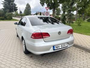 Grey Volkswagen Passat B7 2011 in Valmiera, with an engine capacity of 1.60 L and mileage of 311 thousand km for 2550 €, photo 7 on AUTOMOTO.COM.LV