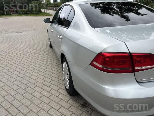 Grey Volkswagen Passat B7 2011 in Valmiera, with an engine capacity of 1.60 L and mileage of 311 thousand km for 2550 €, photo 7 on AUTOMOTO.COM.LV