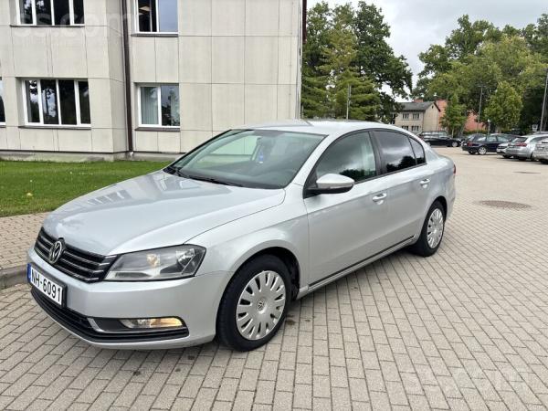 Grey Volkswagen Passat B7 2011 in Valmiera, with an engine capacity of 1.60 L and mileage of 311 thousand km for 2550 €, photo 8 on AUTOMOTO.COM.LV