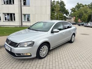 Grey Volkswagen Passat B7 2011 in Valmiera, with an engine capacity of 1.60 L and mileage of 311 thousand km for 2550 €, photo 9 on AUTOMOTO.COM.LV