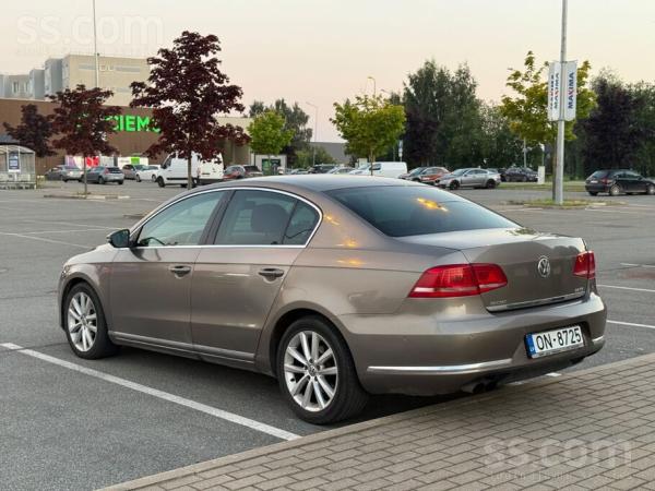 Pelēks Volkswagen Passat B7 2011 Rīga, ar dzinēja tilpumu 2.00 L un nobraukumu 229 tūkst. km par 5900 €, foto 3 vietnē AUTOMOTO.COM.LV