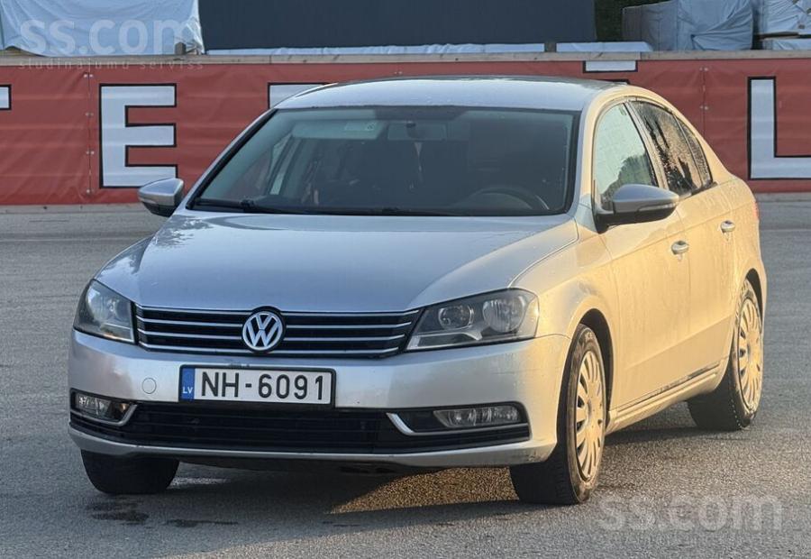 Grey Volkswagen Passat B7 2012 in Valmiera, with an engine capacity of 1.60 L and mileage of 320 thousand km for 3250 €, photo 1 on AUTOMOTO.COM.LV