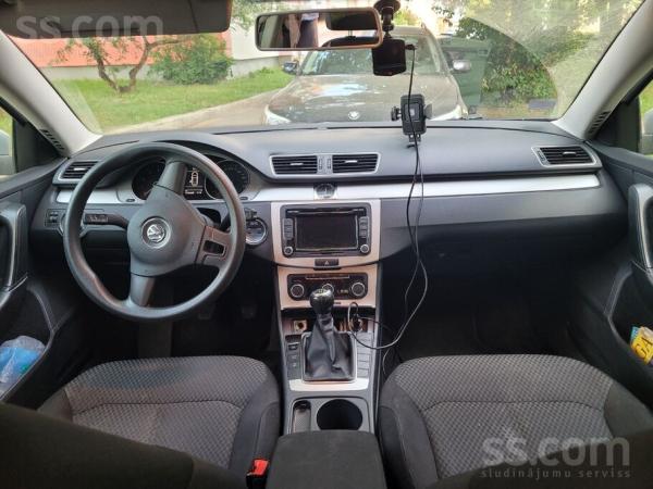 Grey Volkswagen Passat B7 2012 in Riga, with an engine capacity of 1.40 L and mileage of 178 thousand km for 3000 €, photo 4 on AUTOMOTO.COM.LV