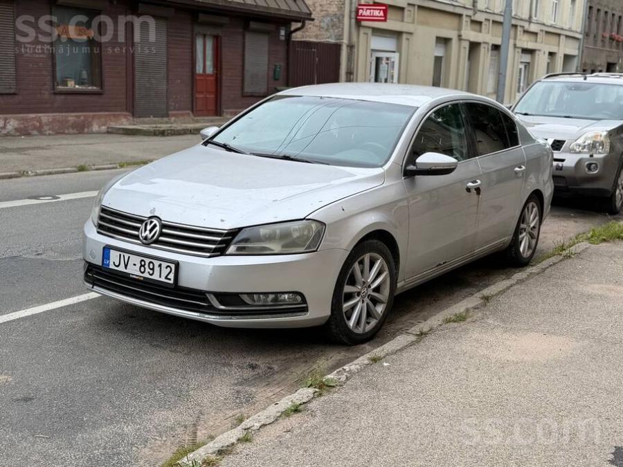 Pelēks Volkswagen Passat B7 2012 Rīga, ar dzinēja tilpumu 1.80 L un nobraukumu 240 tūkst. km par 2300 €, foto 1 vietnē AUTOMOTO.COM.LV