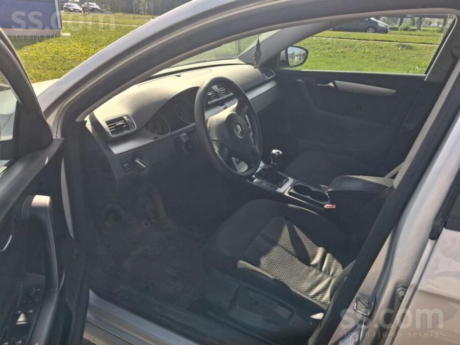 Pelēks Volkswagen Passat B7 2012 Bauska, ar dzinēja tilpumu 1.80 L un nobraukumu 315 tūkst. km par 2400 €, foto 11 vietnē AUTOMOTO.COM.LV