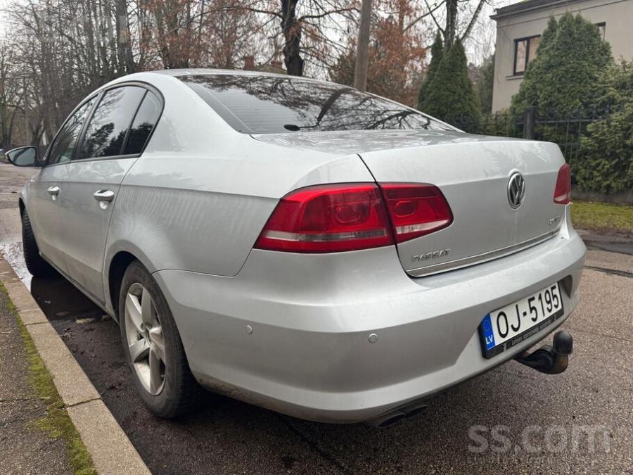 Pelēks Volkswagen Passat B7 2013 Rīga, ar dzinēja tilpumu 2.00 L un nobraukumu 299 tūkst. km par 4590 €, foto 3 vietnē AUTOMOTO.COM.LV