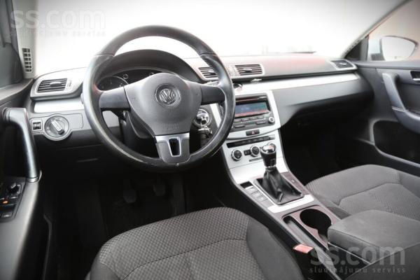 Grey Volkswagen Passat B7 2013 in Riga, with an engine capacity of 2.00 L and mileage of 335 thousand km for 3995 €, photo 7 on AUTOMOTO.COM.LV