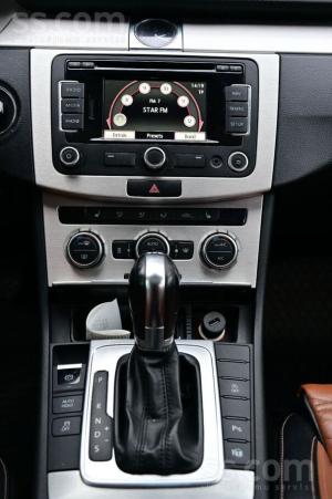 Pelēks Volkswagen Passat B7 2013 Rīga, ar dzinēja tilpumu 2.00 L un nobraukumu 259 tūkst. km par 5300 €, foto 7 vietnē AUTOMOTO.COM.LV