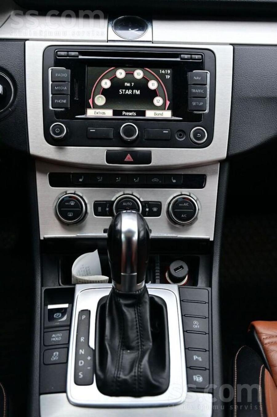 Pelēks Volkswagen Passat B7 2013 Rīga, ar dzinēja tilpumu 2.00 L un nobraukumu 259 tūkst. km par 5300 €, foto 7 vietnē AUTOMOTO.COM.LV