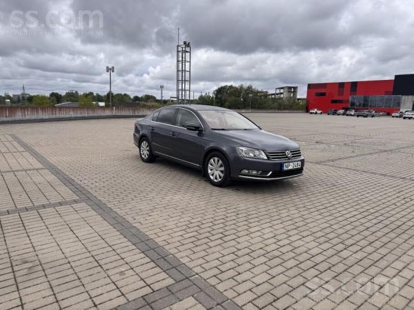 Grey Volkswagen Passat B7 2014 in Riga, with an engine capacity of 1.40 L and mileage of 212 thousand km for 4995 €, photo 1 on AUTOMOTO.COM.LV
