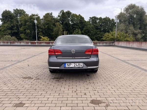 Grey Volkswagen Passat B7 2014 in Riga, with an engine capacity of 1.40 L and mileage of 212 thousand km for 4995 €, photo 5 on AUTOMOTO.COM.LV