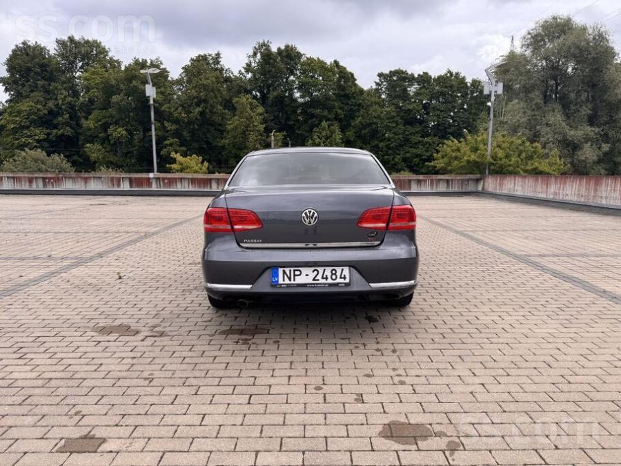 Grey Volkswagen Passat B7 2014 in Riga, with an engine capacity of 1.40 L and mileage of 212 thousand km for 4995 €, photo 6 on AUTOMOTO.COM.LV