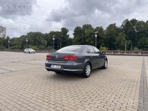 Grey Volkswagen Passat B7 2014 in Riga, with an engine capacity of 1.40 L and mileage of 212 thousand km for 4995 €, photo 7 on AUTOMOTO.COM.LV