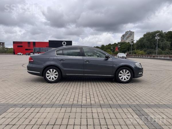 Grey Volkswagen Passat B7 2014 in Riga, with an engine capacity of 1.40 L and mileage of 212 thousand km for 4995 €, photo 7 on AUTOMOTO.COM.LV