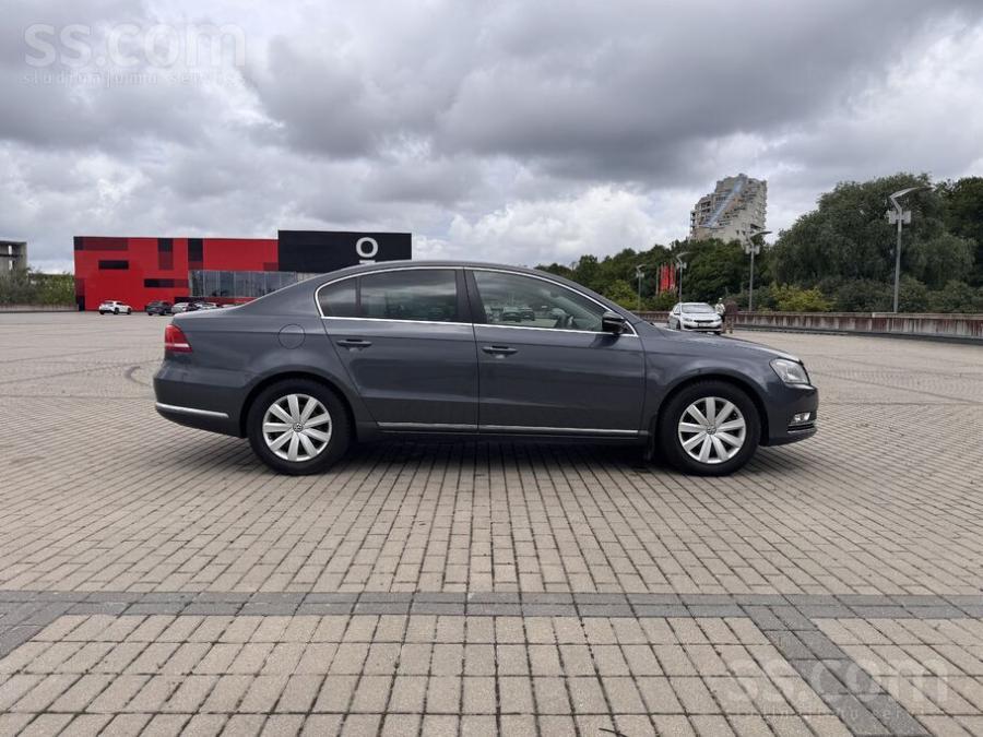 Grey Volkswagen Passat B7 2014 in Riga, with an engine capacity of 1.40 L and mileage of 212 thousand km for 4995 €, photo 8 on AUTOMOTO.COM.LV
