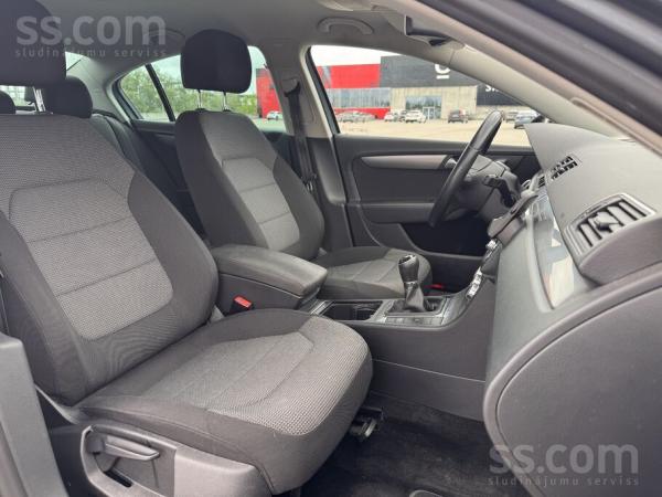 Grey Volkswagen Passat B7 2014 in Riga, with an engine capacity of 1.40 L and mileage of 212 thousand km for 4995 €, photo 8 on AUTOMOTO.COM.LV