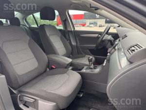 Grey Volkswagen Passat B7 2014 in Riga, with an engine capacity of 1.40 L and mileage of 212 thousand km for 4995 €, photo 9 on AUTOMOTO.COM.LV
