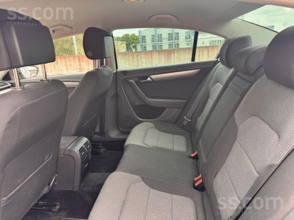 Grey Volkswagen Passat B7 2014 in Riga, with an engine capacity of 1.40 L and mileage of 212 thousand km for 4995 €, photo 10 on AUTOMOTO.COM.LV