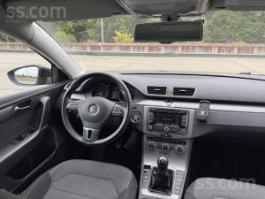 Grey Volkswagen Passat B7 2014 in Riga, with an engine capacity of 1.40 L and mileage of 212 thousand km for 4995 €, photo 14 on AUTOMOTO.COM.LV