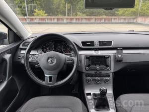 Grey Volkswagen Passat B7 2014 in Riga, with an engine capacity of 1.40 L and mileage of 212 thousand km for 4995 €, photo 15 on AUTOMOTO.COM.LV