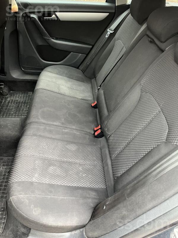Grey Volkswagen Passat B7 2014 in Riga, with an engine capacity of 1.60 L and mileage of 329 thousand km for 3250 €, photo 7 on AUTOMOTO.COM.LV