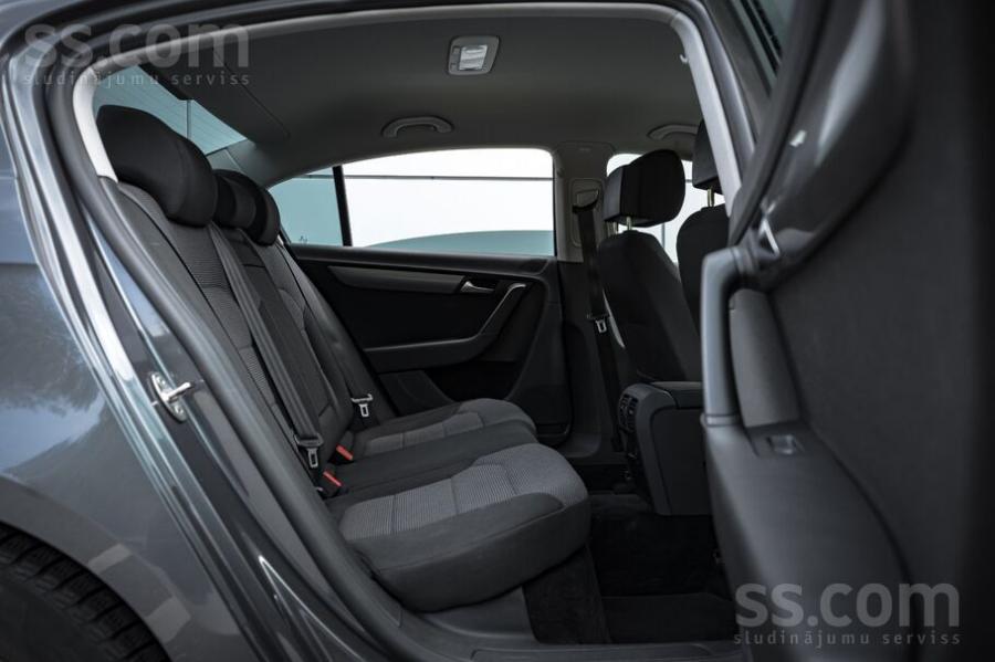 Grey Volkswagen Passat B7 2014 in Riga, with an engine capacity of 1.40 L and mileage of 213 thousand km for 5500 €, photo 13 on AUTOMOTO.COM.LV