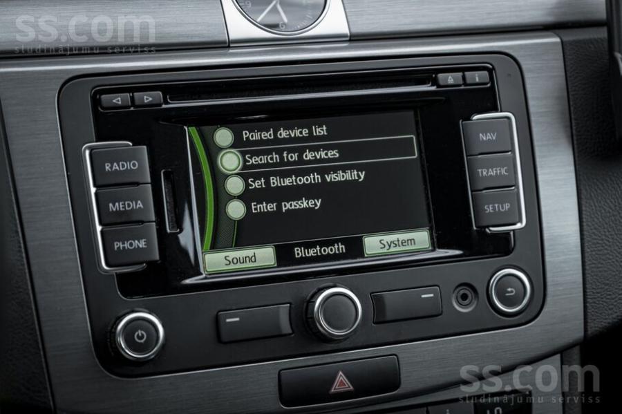 Grey Volkswagen Passat B7 2014 in Riga, with an engine capacity of 1.40 L and mileage of 213 thousand km for 5500 €, photo 23 on AUTOMOTO.COM.LV