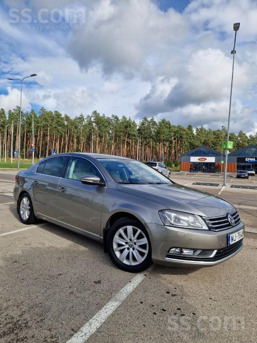 Grey Volkswagen Passat B7 2014 in Riga, with an engine capacity of 1.40 L and mileage of 212 thousand km for 5190 €, photo 3 on AUTOMOTO.COM.LV