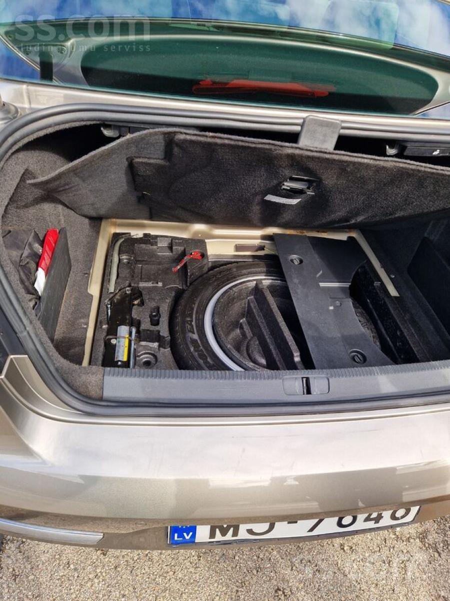 Grey Volkswagen Passat B7 2014 in Riga, with an engine capacity of 1.40 L and mileage of 212 thousand km for 5190 €, photo 5 on AUTOMOTO.COM.LV