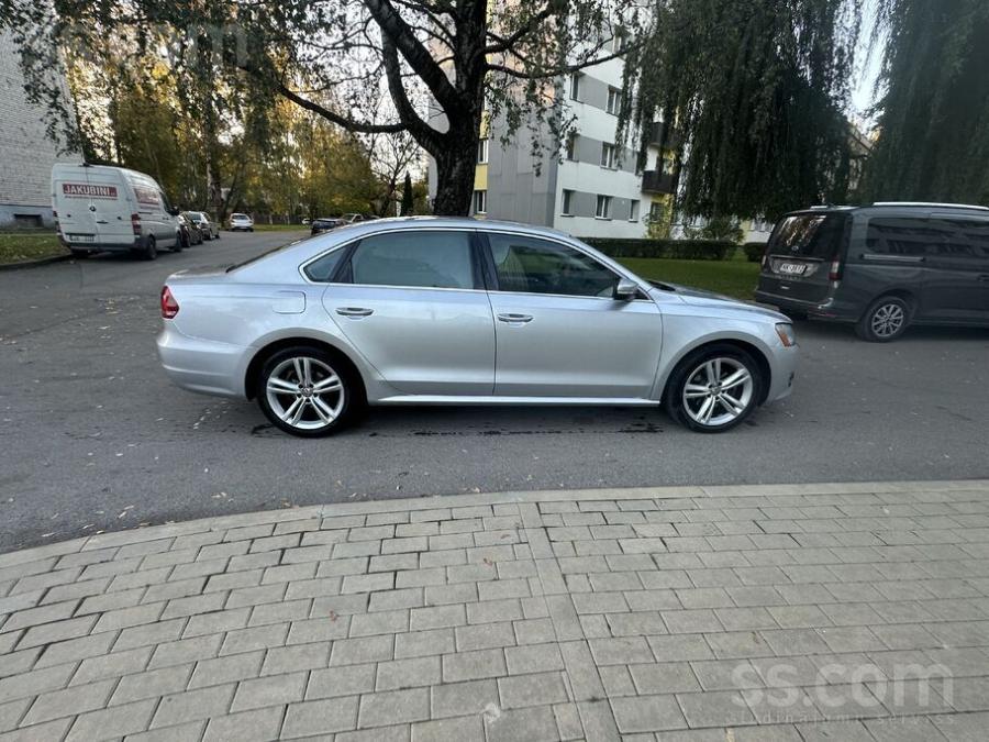 Grey Volkswagen Passat B7 2014 in Riga, with an engine capacity of 2.50 L and mileage of 154 thousand km for 6350 €, photo 4 on AUTOMOTO.COM.LV