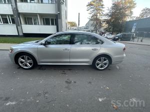 Grey Volkswagen Passat B7 2014 in Riga, with an engine capacity of 2.50 L and mileage of 154 thousand km for 6350 €, photo 5 on AUTOMOTO.COM.LV