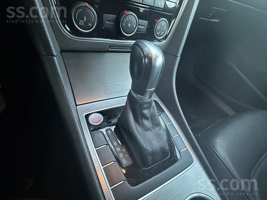 Grey Volkswagen Passat B7 2014 in Riga, with an engine capacity of 2.50 L and mileage of 154 thousand km for 6350 €, photo 14 on AUTOMOTO.COM.LV