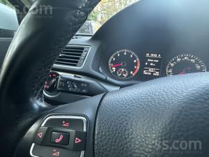 Grey Volkswagen Passat B7 2014 in Riga, with an engine capacity of 2.50 L and mileage of 154 thousand km for 6350 €, photo 17 on AUTOMOTO.COM.LV