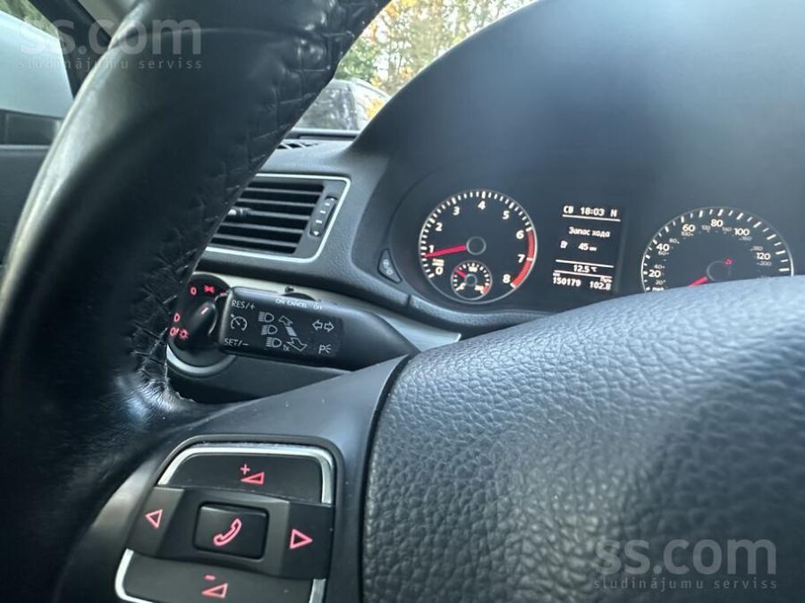 Grey Volkswagen Passat B7 2014 in Riga, with an engine capacity of 2.50 L and mileage of 154 thousand km for 6350 €, photo 17 on AUTOMOTO.COM.LV