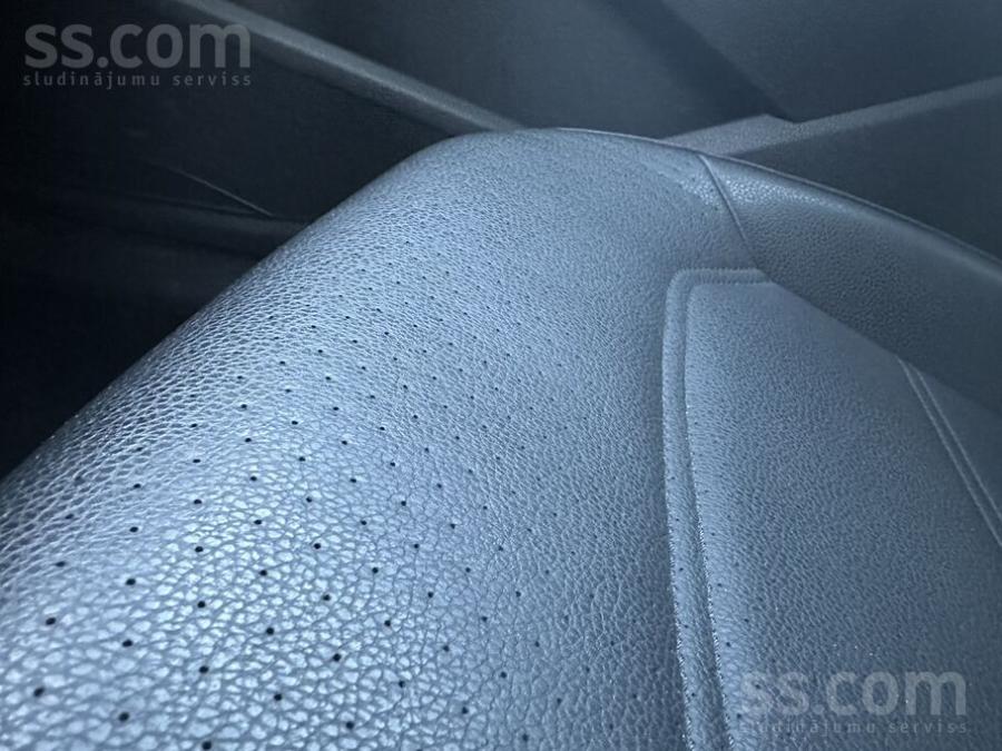 Grey Volkswagen Passat B7 2014 in Riga, with an engine capacity of 2.50 L and mileage of 154 thousand km for 6350 €, photo 20 on AUTOMOTO.COM.LV