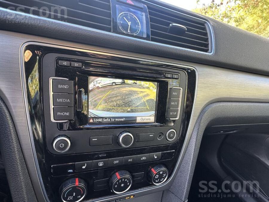 Grey Volkswagen Passat B7 2014 in Riga, with an engine capacity of 2.50 L and mileage of 154 thousand km for 6350 €, photo 24 on AUTOMOTO.COM.LV
