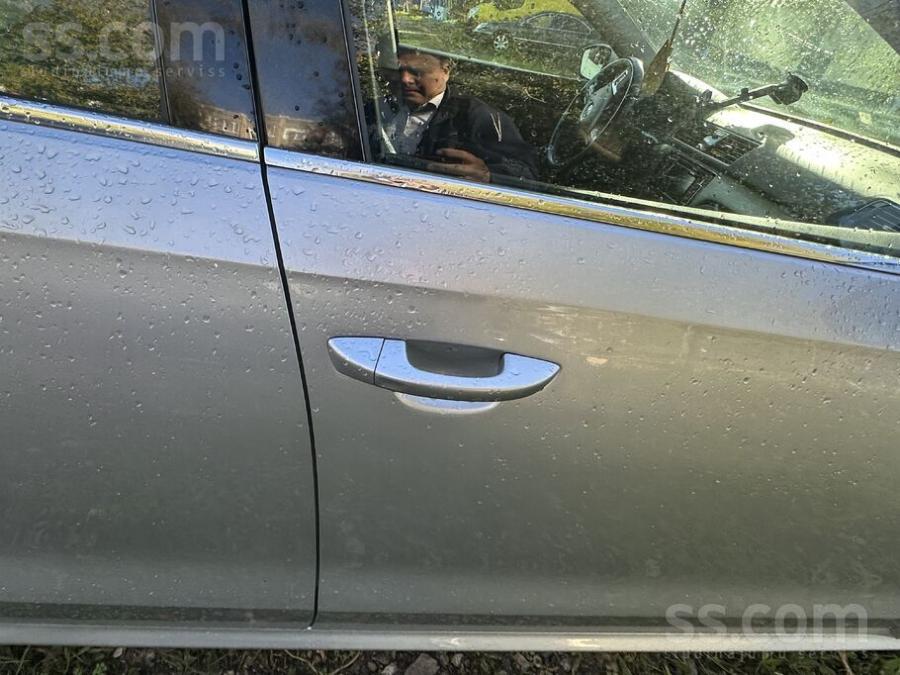 Grey Volkswagen Passat B7 2014 in Riga, with an engine capacity of 2.50 L and mileage of 154 thousand km for 6350 €, photo 25 on AUTOMOTO.COM.LV