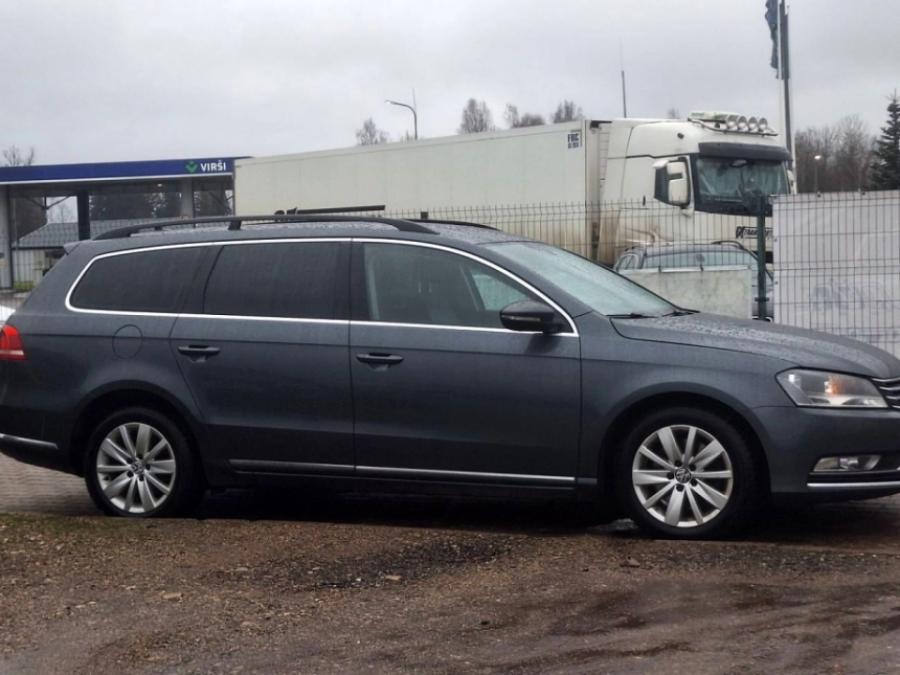 Grey Volkswagen Passat B7 2011 in Cesis, with an engine capacity of 2.00 L and mileage of 241 thousand km for 7000 €, photo 1 on AUTOMOTO.COM.LV