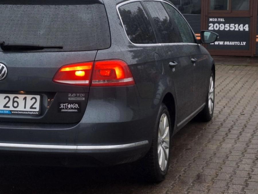 Grey Volkswagen Passat B7 2011 in Cesis, with an engine capacity of 2.00 L and mileage of 241 thousand km for 7000 €, photo 8 on AUTOMOTO.COM.LV