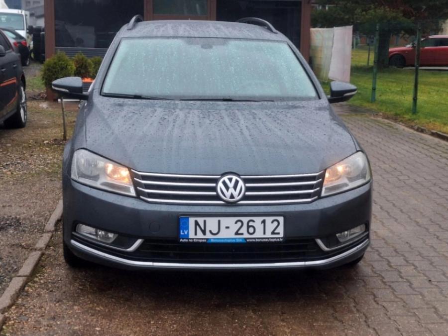 Grey Volkswagen Passat B7 2011 in Cesis, with an engine capacity of 2.00 L and mileage of 241 thousand km for 7000 €, photo 17 on AUTOMOTO.COM.LV