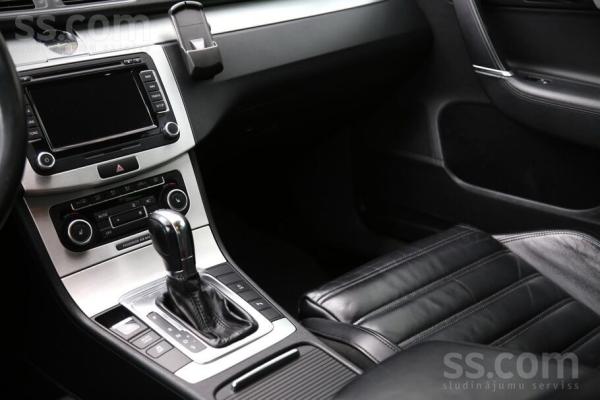 Grey Volkswagen Passat B7 2011 in Riga, with an engine capacity of 2.00 L and mileage of 423 thousand km for 4495 €, photo 9 on AUTOMOTO.COM.LV