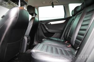 Pelēks Volkswagen Passat B7 2011 Rīga, ar dzinēja tilpumu 2.00 L un nobraukumu 423 tūkst. km par 4495 €, foto 14 vietnē AUTOMOTO.COM.LV
