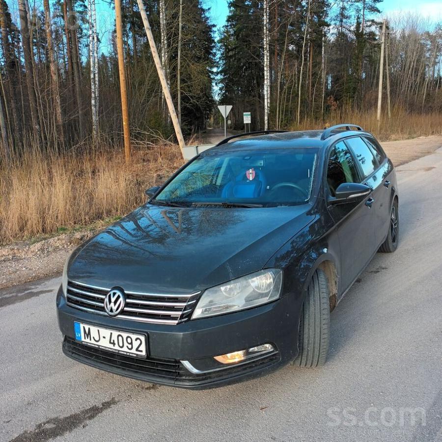 Pelēks Volkswagen Passat B7 2011 Talsi, ar dzinēja tilpumu 2.00 L un nobraukumu 300 tūkst. km par 2850 €, foto 1 vietnē AUTOMOTO.COM.LV