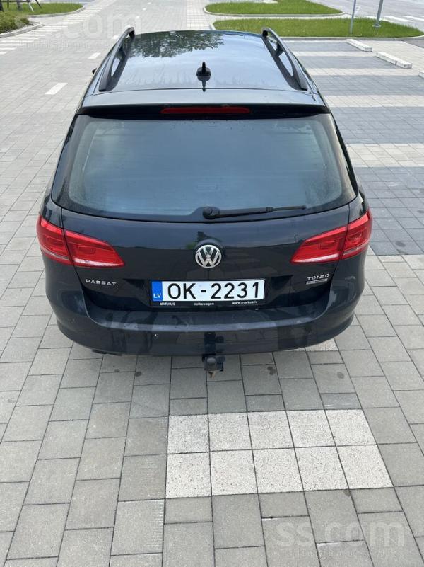 Grey Volkswagen Passat B7 2011 in Cesis, with an engine capacity of 2.00 L and mileage of 430 thousand km for 2300 €, photo 4 on AUTOMOTO.COM.LV