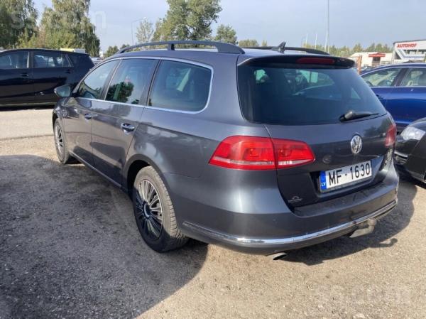Grey Volkswagen Passat B7 2011 in Riga, with an engine capacity of 1.60 L and mileage of 206 thousand km for 6200 €, photo 4 on AUTOMOTO.COM.LV