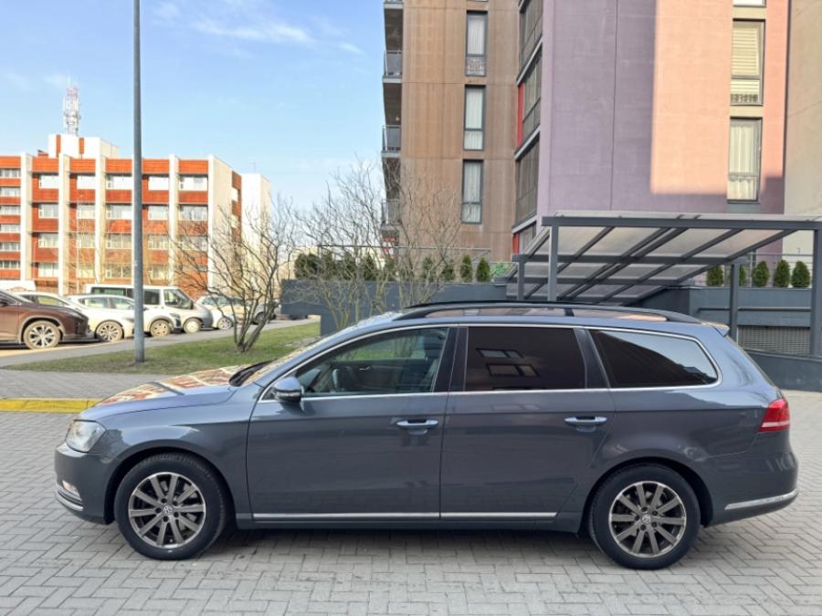 Pelēks Volkswagen Passat B7 2011 Rīga, ar dzinēja tilpumu 2.00 L un nobraukumu 293 tūkst. km par 4490 €, foto 3 vietnē AUTOMOTO.COM.LV