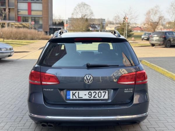 Grey Volkswagen Passat B7 2011 in Riga, with an engine capacity of 2.00 L and mileage of 293 thousand km for 4490 €, photo 3 on AUTOMOTO.COM.LV